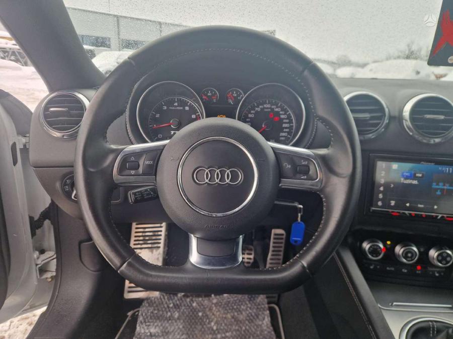 White Audi TT 2014 in Ukmerge, with an engine capacity of 1.80 L and mileage of 85 thousand km for 9849 €, photo 19 on AUTOMOTO.COM.LV