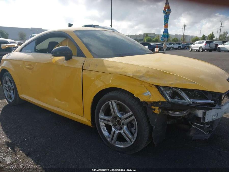 Yellow Audi TT 2017 in Vilnius, with an engine capacity of 1.98 L and mileage of 260 thousand km for 8500 €, photo 6 on AUTOMOTO.COM.LV