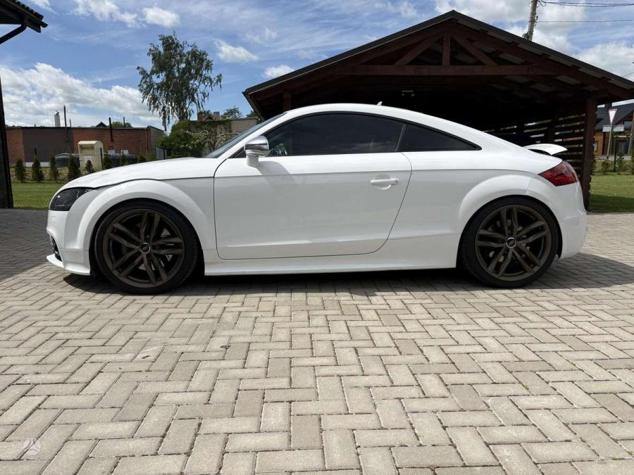 White Audi TTS 2008 in Radviliskis, with an engine capacity of 1.98 L and mileage of 250 thousand km for 11300 €, photo 6 on AUTOMOTO.COM.LV