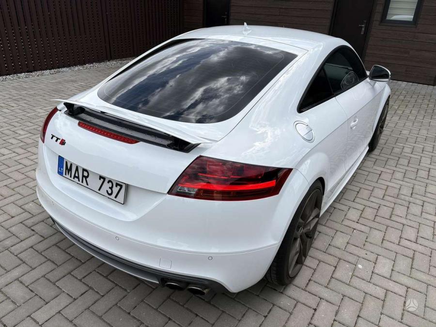 White Audi TTS 2008 in Radviliskis, with an engine capacity of 1.98 L and mileage of 250 thousand km for 11300 €, photo 9 on AUTOMOTO.COM.LV