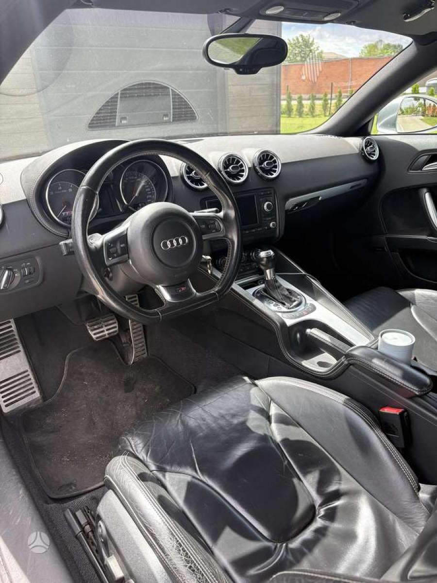 White Audi TTS 2008 in Radviliskis, with an engine capacity of 1.98 L and mileage of 250 thousand km for 11300 €, photo 18 on AUTOMOTO.COM.LV