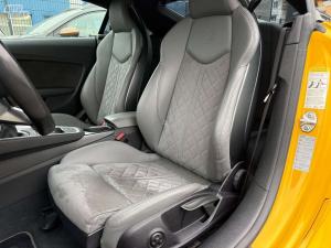 Yellow Audi TTS 2018 in Kaunas, with an engine capacity of 2.00 L and mileage of 97 thousand km for 31567 €, photo 17 on AUTOMOTO.COM.LV