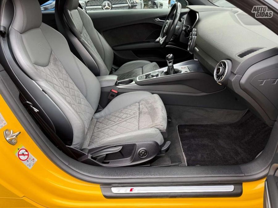Yellow Audi TTS 2018 in Kaunas, with an engine capacity of 2.00 L and mileage of 97 thousand km for 31567 €, photo 26 on AUTOMOTO.COM.LV