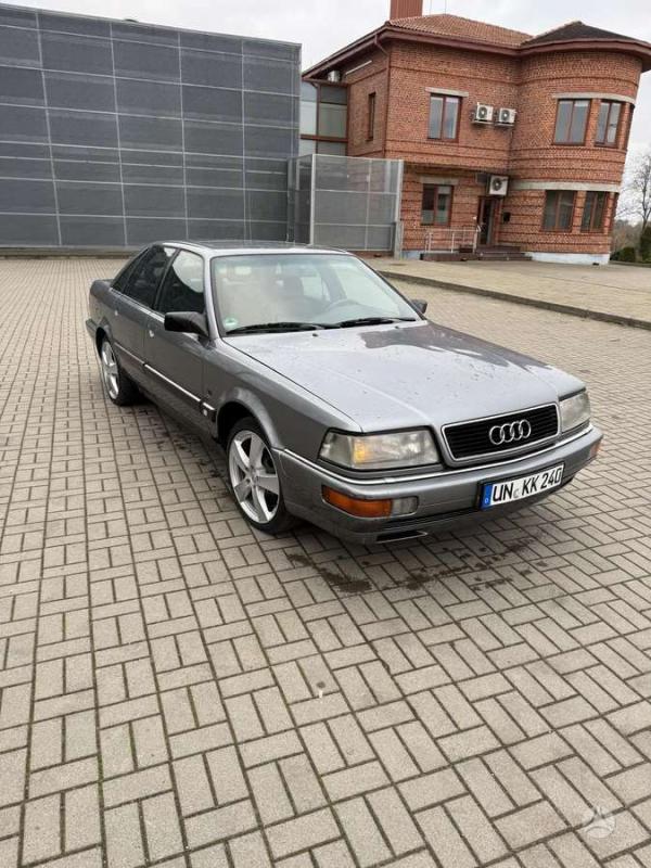 Pelēks Audi V8 1993 Marijampole, ar dzinēja tilpumu 4.17 L un nobraukumu 280 tūkst. km par 6000 €, foto 3 vietnē AUTOMOTO.COM.LV