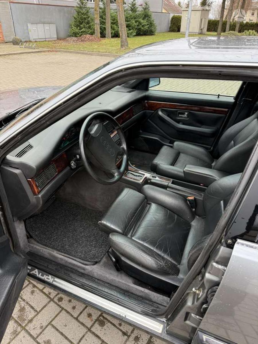 Grey Audi V8 1993 in Marijampole, with an engine capacity of 4.17 L and mileage of 280 thousand km for 6000 €, photo 8 on AUTOMOTO.COM.LV