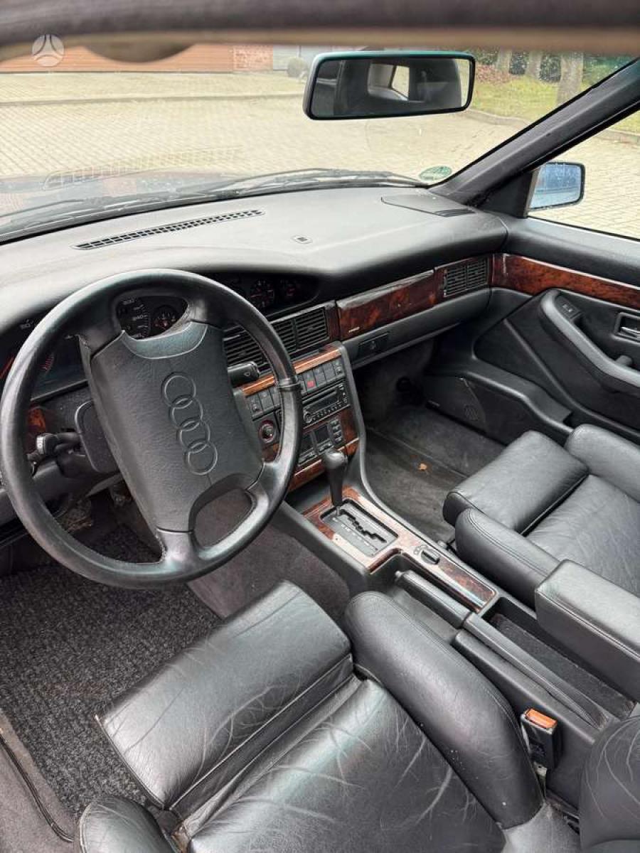 Grey Audi V8 1993 in Marijampole, with an engine capacity of 4.17 L and mileage of 280 thousand km for 6000 €, photo 12 on AUTOMOTO.COM.LV