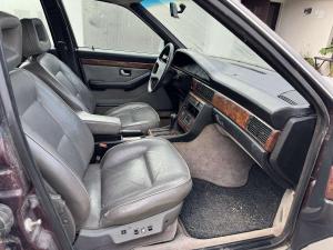 Red Audi V8 1989 in Alytus, with an engine capacity of 3.60 L and mileage of 317 thousand km for 3700 €, photo 14 on AUTOMOTO.COM.LV