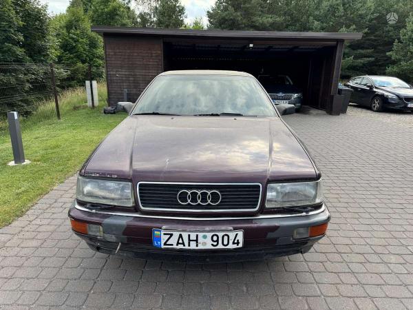 Red Audi V8 1989 in Alytus, with an engine capacity of 3.60 L and mileage of 317 thousand km for 3700 €, photo 5 on AUTOMOTO.COM.LV