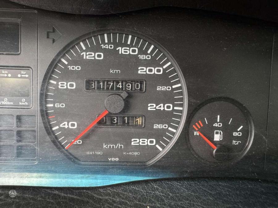 Красный Ауди В8 1989 в Алитус, объемом двигателя 3.60 л и пробегом 317 тыс. км за 3700 €, фото 26 на AUTOMOTO.COM.LV