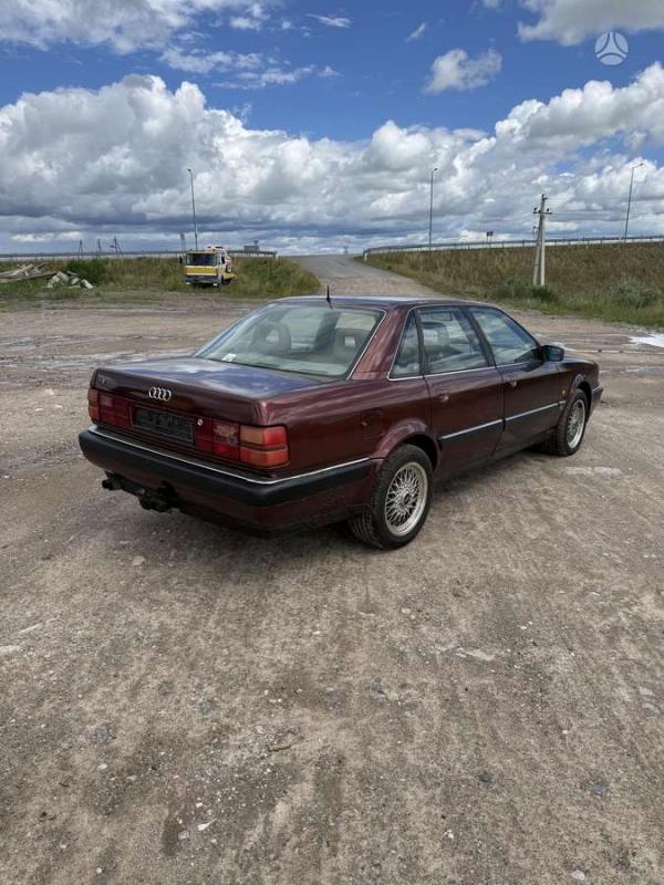 Sarkans Audi V8 1991 Marijampole, ar dzinēja tilpumu 3.56 L un nobraukumu 280 tūkst. km par 4900 €, foto 4 vietnē AUTOMOTO.COM.LV