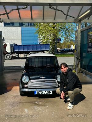 Melns Austin Mini 1985 Tallina, ar dzinēja tilpumu 1.00 L un nobraukumu 0 tūkst. km par 8000 €, foto 9 vietnē AUTOMOTO.COM.LV