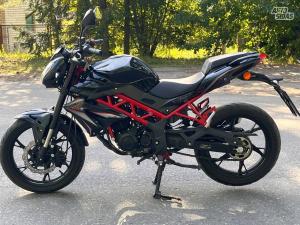 Black Benelli BN 125 2022 in Salcininkai, with an engine capacity of 0.13 L and mileage of 14 thousand km for 2100 €, photo 3 on AUTOMOTO.COM.LV