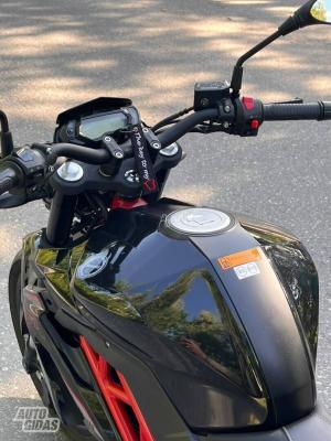 Black Benelli BN 125 2022 in Salcininkai, with an engine capacity of 0.13 L and mileage of 14 thousand km for 2100 €, photo 8 on AUTOMOTO.COM.LV