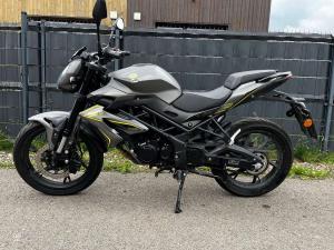 Melns Benelli BN 125 2023 Klaipėda, ar dzinēja tilpumu 0.13 L un nobraukumu 2 tūkst. km par 2600 €, foto 5 vietnē AUTOMOTO.COM.LV