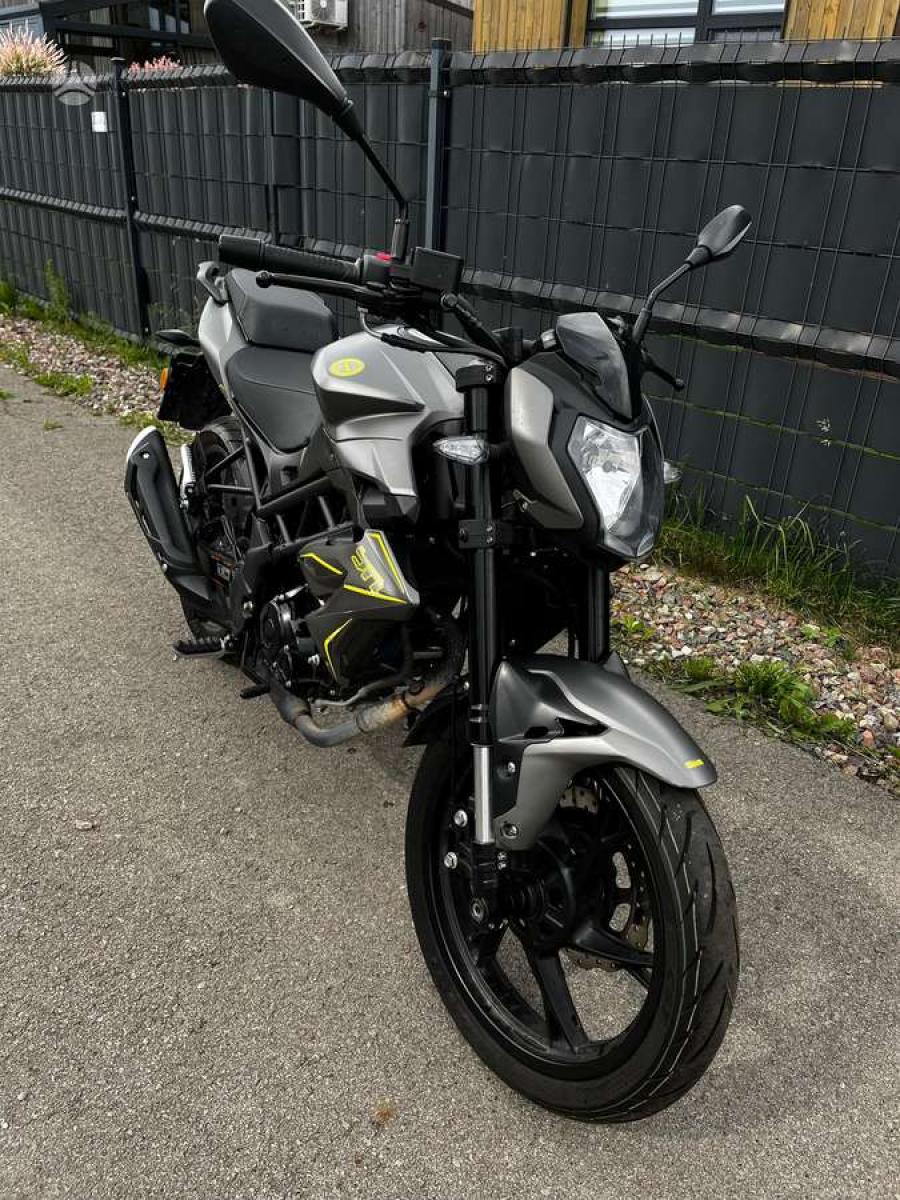 Melns Benelli BN 125 2023 Klaipėda, ar dzinēja tilpumu 0.13 L un nobraukumu 2 tūkst. km par 2600 €, foto 6 vietnē AUTOMOTO.COM.LV