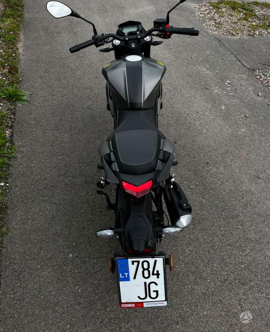 Melns Benelli BN 125 2023 Klaipėda, ar dzinēja tilpumu 0.13 L un nobraukumu 2 tūkst. km par 2600 €, foto 7 vietnē AUTOMOTO.COM.LV