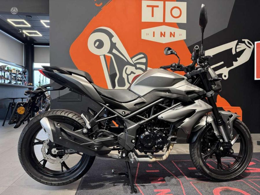 Grey Benelli BN 125 2023 in Vilnius, with an engine capacity of 0.13 L and mileage of 3 thousand km for 1999 €, photo 10 on AUTOMOTO.COM.LV