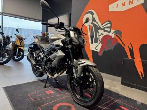 Grey Benelli BN 125 2023 in Vilnius, with an engine capacity of 0.13 L and mileage of 3 thousand km for 1999 €, photo 11 on AUTOMOTO.COM.LV