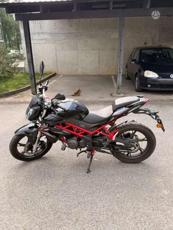 Benelli BN 125 2020 Viļņa, ar dzinēja tilpumu 0.13 L un nobraukumu 2 tūkst. km par 1600 €, foto 1 vietnē AUTOMOTO.COM.LV
