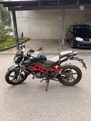 Benelli BN 125 2020 Viļņa, ar dzinēja tilpumu 0.13 L un nobraukumu 2 tūkst. km par 1600 €, foto  vietnē AUTOMOTO.COM.LV