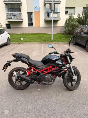Benelli BN 125 2020 Viļņa, ar dzinēja tilpumu 0.13 L un nobraukumu 2 tūkst. km par 1600 €, foto 4 vietnē AUTOMOTO.COM.LV