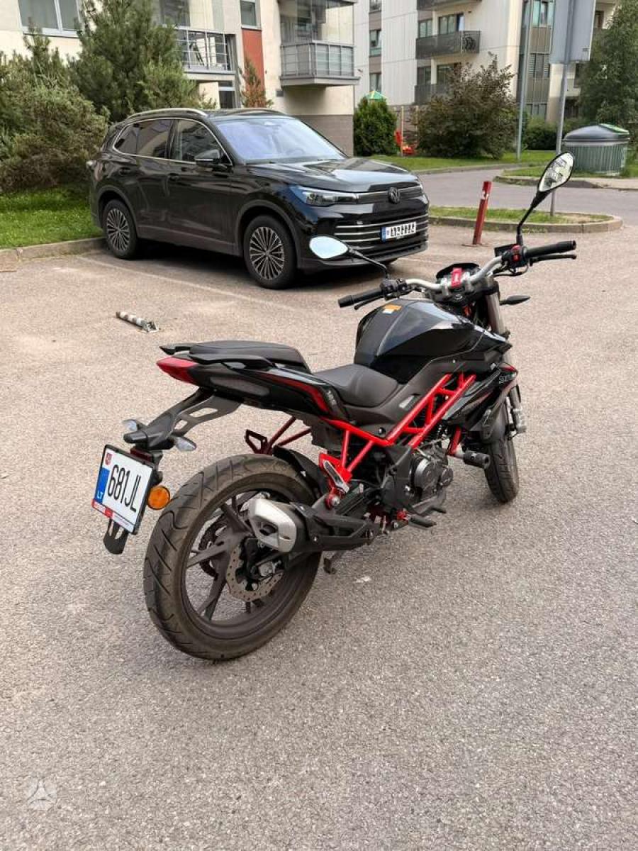 Benelli BN 125 2020 Viļņa, ar dzinēja tilpumu 0.13 L un nobraukumu 2 tūkst. km par 1600 €, foto 5 vietnē AUTOMOTO.COM.LV