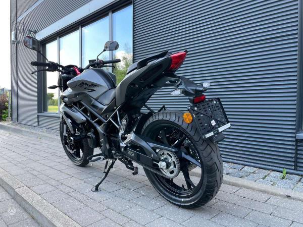 Benelli BN 125 2023 in Riga, with an engine capacity of 0.13 L and mileage of 0 thousand km for 1999 €, photo 3 on AUTOMOTO.COM.LV