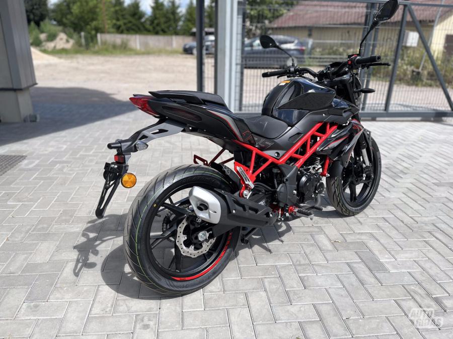 Benelli BN 125 2025 Mokolai, ar dzinēja tilpumu 0.13 L un nobraukumu 0 tūkst. km par 2550 €, foto 3 vietnē AUTOMOTO.COM.LV