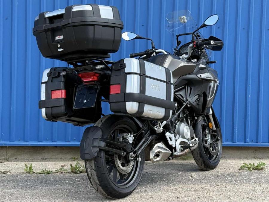 Benelli TRK 502 2019 in Ukmerge, with an engine capacity of 0.50 L and mileage of 30 thousand km for 3600 €, photo 3 on AUTOMOTO.COM.LV