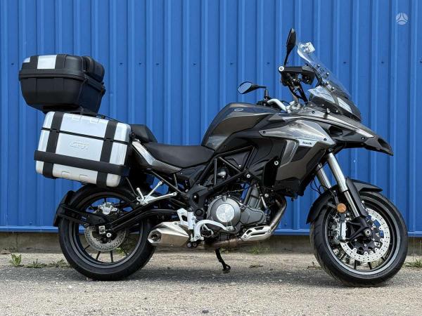 Benelli TRK 502 2019 in Ukmerge, with an engine capacity of 0.50 L and mileage of 30 thousand km for 3600 €, photo 3 on AUTOMOTO.COM.LV