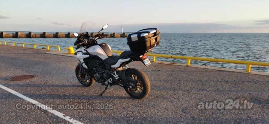Benelli TRK 502 2020 in Haapsalu, with an engine capacity of 0.50 L and mileage of 8 thousand km for 3500 €, photo 3 on AUTOMOTO.COM.LV