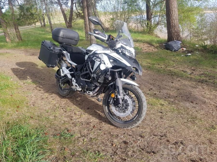 Benelli TRK 502 2023 in Liepaja, with an engine capacity of 0.50 L and mileage of 0 thousand km for 3900 €, photo 5 on AUTOMOTO.COM.LV