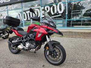 Sarkans Benelli TRK 502 2020 Tallina, ar dzinēja tilpumu 0.50 L un nobraukumu 11 tūkst. km par 2900 €, foto  vietnē AUTOMOTO.COM.LV