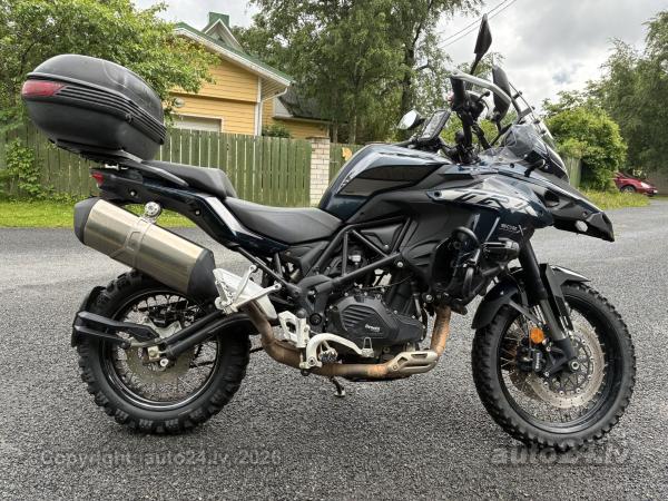 Melns Benelli TRK 502X 2020 Tallina, ar dzinēja tilpumu 0.00 L un nobraukumu 17 tūkst. km par 3990 €, foto 1 vietnē AUTOMOTO.COM.LV