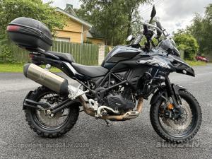Melns Benelli TRK 502X 2020 Tallina, ar dzinēja tilpumu 0.00 L un nobraukumu 17 tūkst. km par 3990 €, foto  vietnē AUTOMOTO.COM.LV