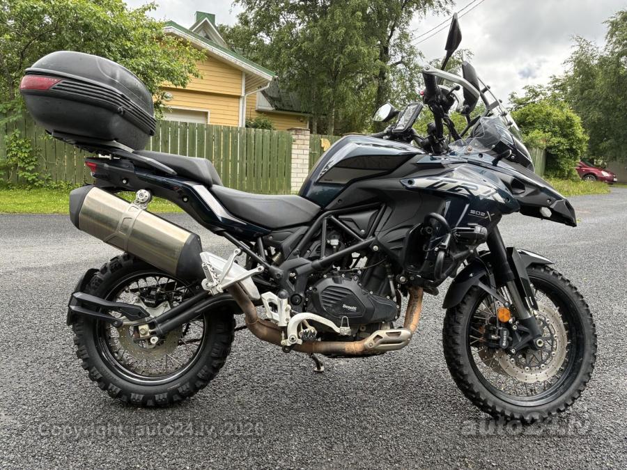 Melns Benelli TRK 502X 2020 Tallina, ar dzinēja tilpumu 0.00 L un nobraukumu 17 tūkst. km par 3990 €, foto 1 vietnē AUTOMOTO.COM.LV