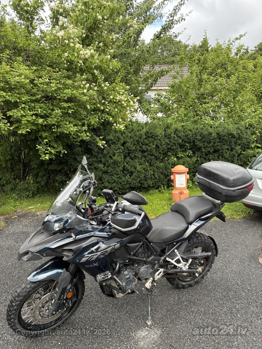 Melns Benelli TRK 502X 2020 Tallina, ar dzinēja tilpumu 0.00 L un nobraukumu 17 tūkst. km par 3990 €, foto 4 vietnē AUTOMOTO.COM.LV