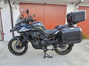 Blue Benelli TRK 502X 2023 in Marijampole, with an engine capacity of 0.50 L and mileage of 8 thousand km for 5490 €, photo 3 on AUTOMOTO.COM.LV