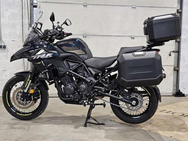 Blue Benelli TRK 502X 2023 in Marijampole, with an engine capacity of 0.50 L and mileage of 8 thousand km for 5490 €, photo 4 on AUTOMOTO.COM.LV