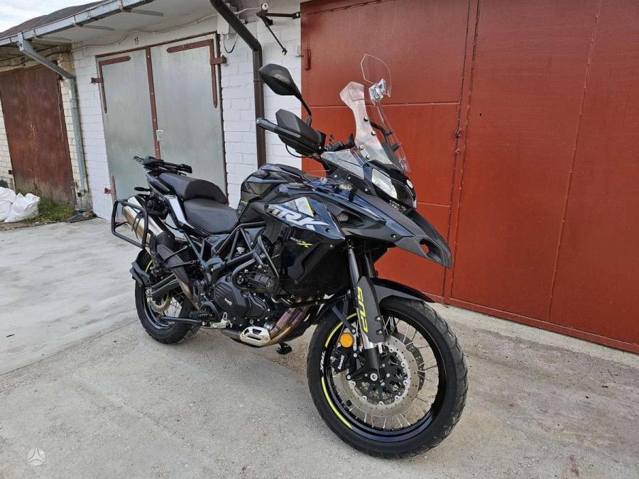 Blue Benelli TRK 502X 2023 in Marijampole, with an engine capacity of 0.50 L and mileage of 8 thousand km for 5490 €, photo 11 on AUTOMOTO.COM.LV