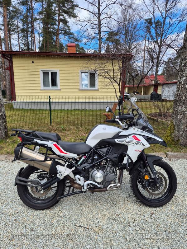 Balts Benelli TRK 502X 2018 Tallina, ar dzinēja tilpumu 0.50 L un nobraukumu 39 tūkst. km par 3300 €, foto 2 vietnē AUTOMOTO.COM.LV