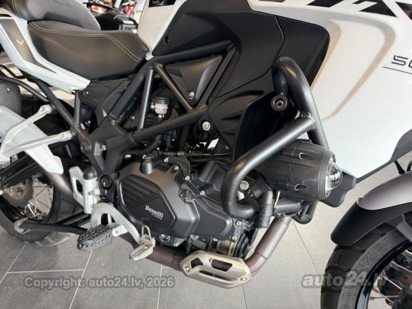 Balts Benelli TRK 502X 2020 Tallina, ar dzinēja tilpumu 0.50 L un nobraukumu 14 tūkst. km par 4290 €, foto 8 vietnē AUTOMOTO.COM.LV