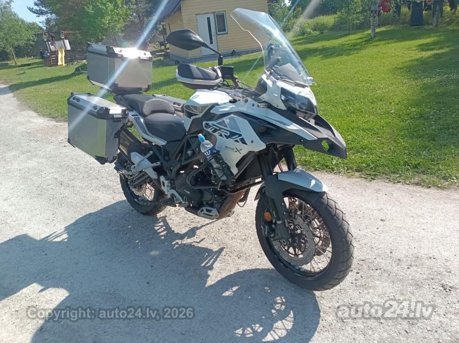 Белый Бенелли TRK 502X 2020 в Таллин, объемом двигателя 0.50 л и пробегом 17 тыс. км за 5500 €, фото 3 на AUTOMOTO.COM.LV