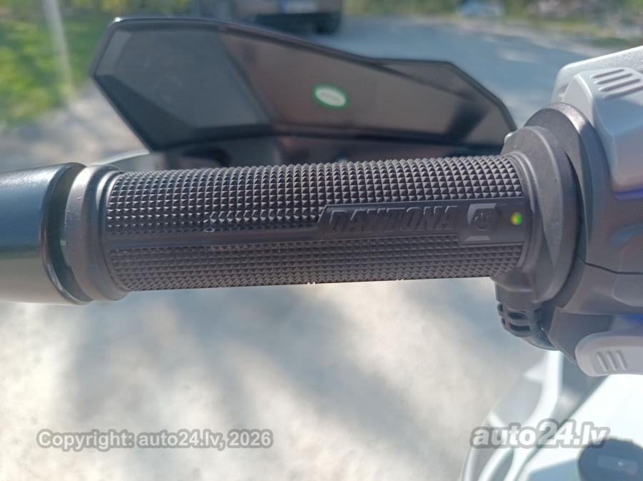 Белый Бенелли TRK 502X 2020 в Таллин, объемом двигателя 0.50 л и пробегом 17 тыс. км за 5500 €, фото 6 на AUTOMOTO.COM.LV