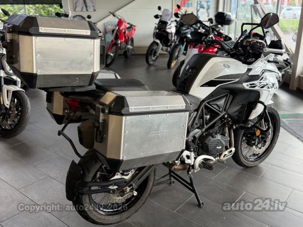 Benelli TRK 502X 2020 Tallina vietnē Balts Benelli TRK 502X 2020 Tallina, ar dzinēja tilpumu 0.50 L un nobraukumu 13 tūkst. km par 3990 €, foto 4 vietnē AUTOMOTO.COM.LV