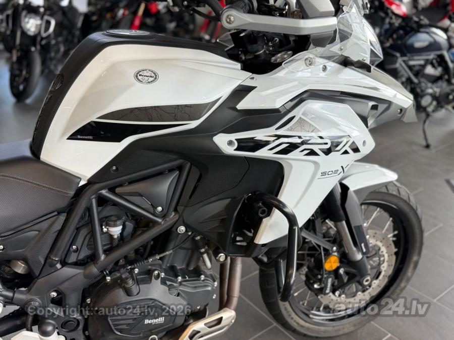 Белый Бенелли TRK 502X 2020 в Таллин, объемом двигателя 0.50 л и пробегом 13 тыс. км за 3990 €, фото 6 на AUTOMOTO.COM.LV