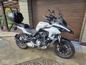 White Benelli TRK 502X 2021 in Pasvalys, with an engine capacity of 0.50 L and mileage of 19 thousand km for 2199 €, photo 19 on AUTOMOTO.COM.LV