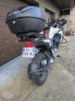 White Benelli TRK 502X 2021 in Pasvalys, with an engine capacity of 0.50 L and mileage of 19 thousand km for 2199 €, photo 17 on AUTOMOTO.COM.LV