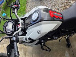 White Benelli TRK 502X 2021 in Pasvalys, with an engine capacity of 0.50 L and mileage of 19 thousand km for 2199 €, photo 25 on AUTOMOTO.COM.LV