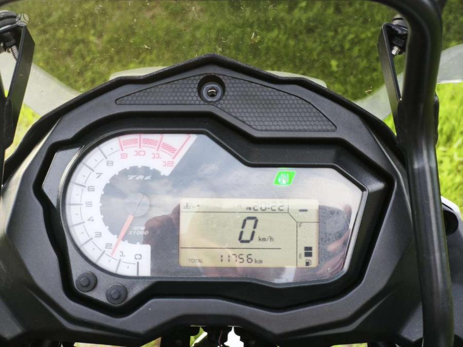 Balts Benelli TRK 502X 2022 Vievis, ar dzinēja tilpumu 0.50 L un nobraukumu 12 tūkst. km par 4100 €, foto 5 vietnē AUTOMOTO.COM.LV